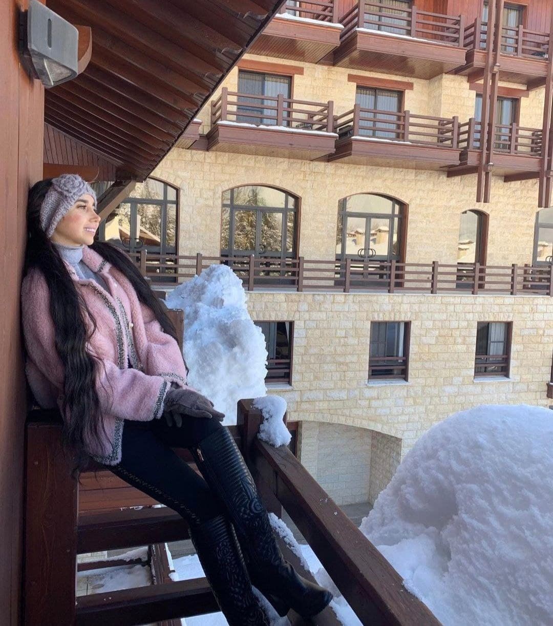 Snow Time – Sandy Aouad